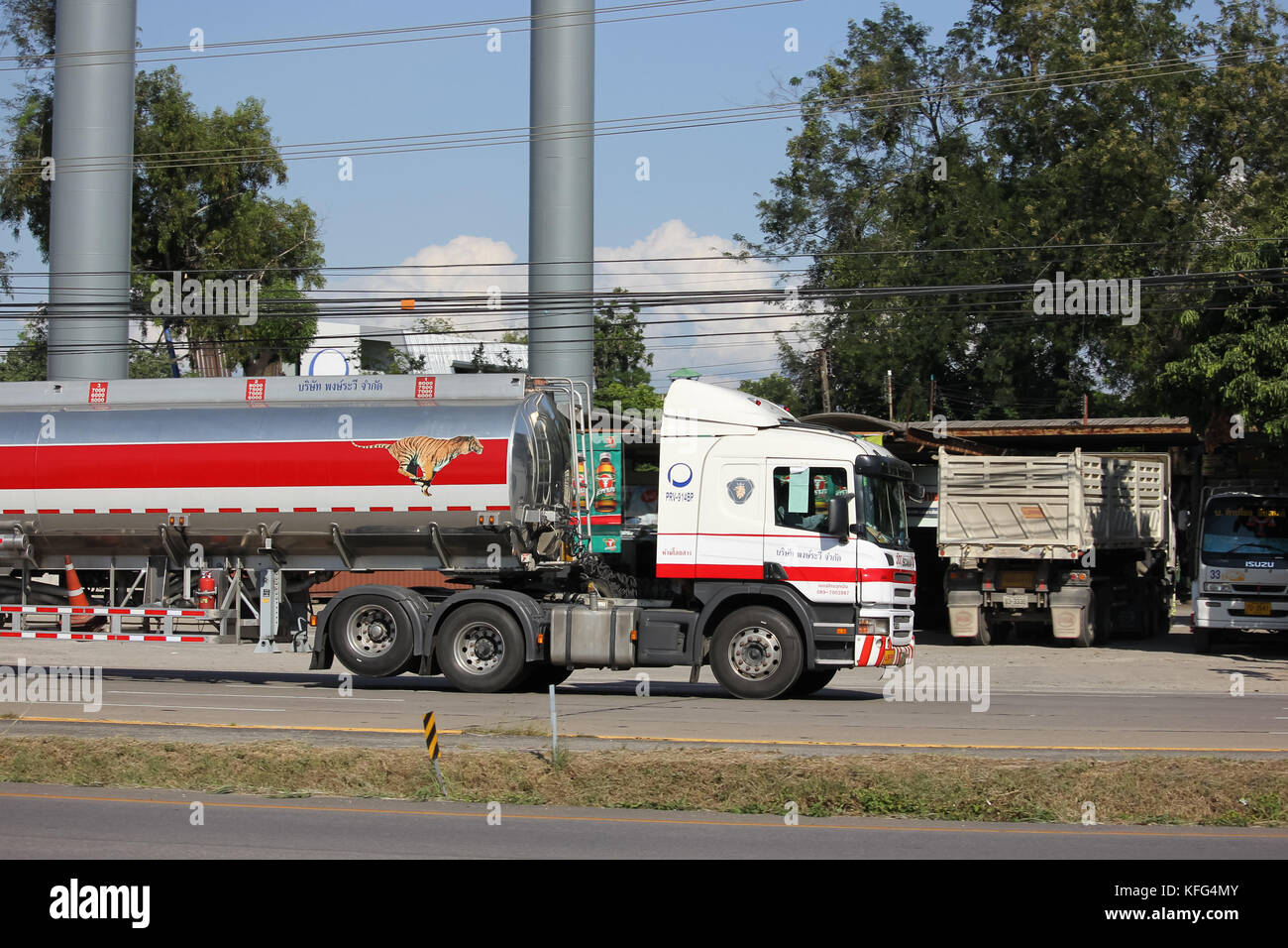 Esso motor oil truck hi-res stock photography and images - Alamy