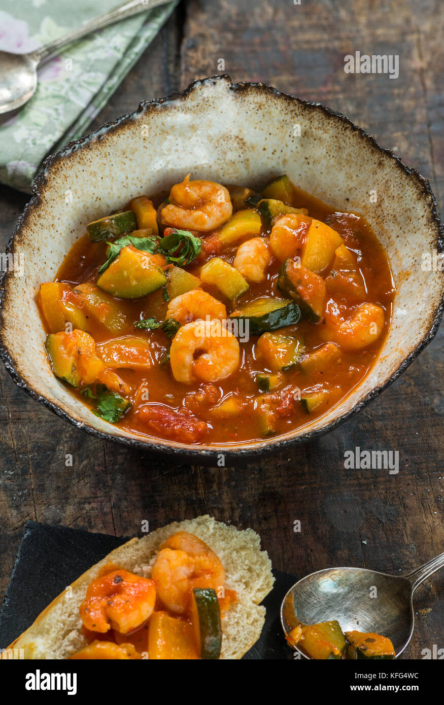 Mediterranean prawn stew with peppers and courgettes Stock Photo - Alamy