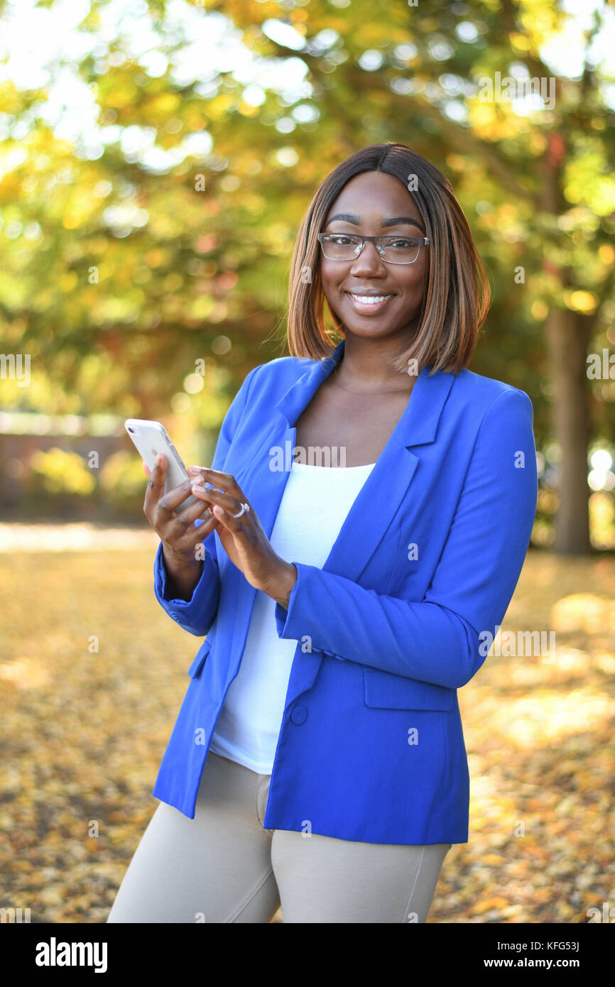 Women using tech hi-res stock photography and images - Alamy