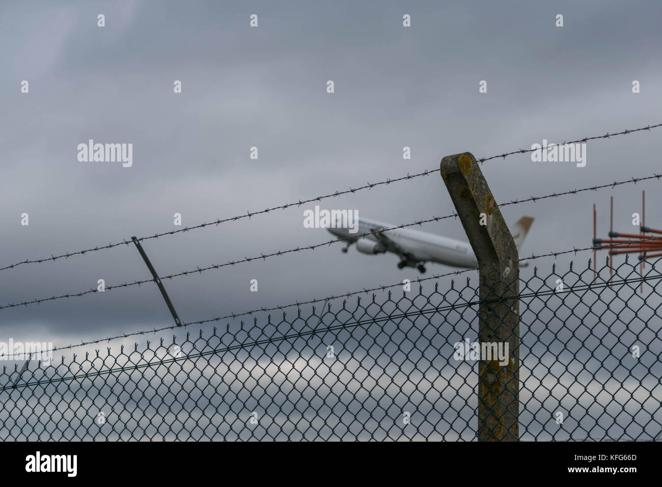 Aircraft warning signs hi-res stock photography and images - Alamy