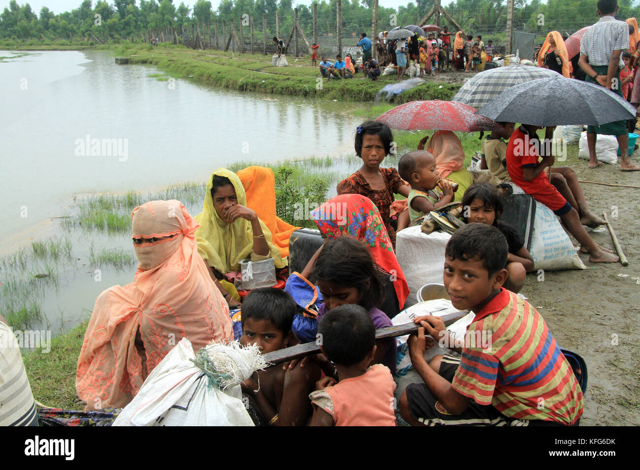 Myanmar: Rohingya refugees fleeing military operation in Myanmar’s ...
