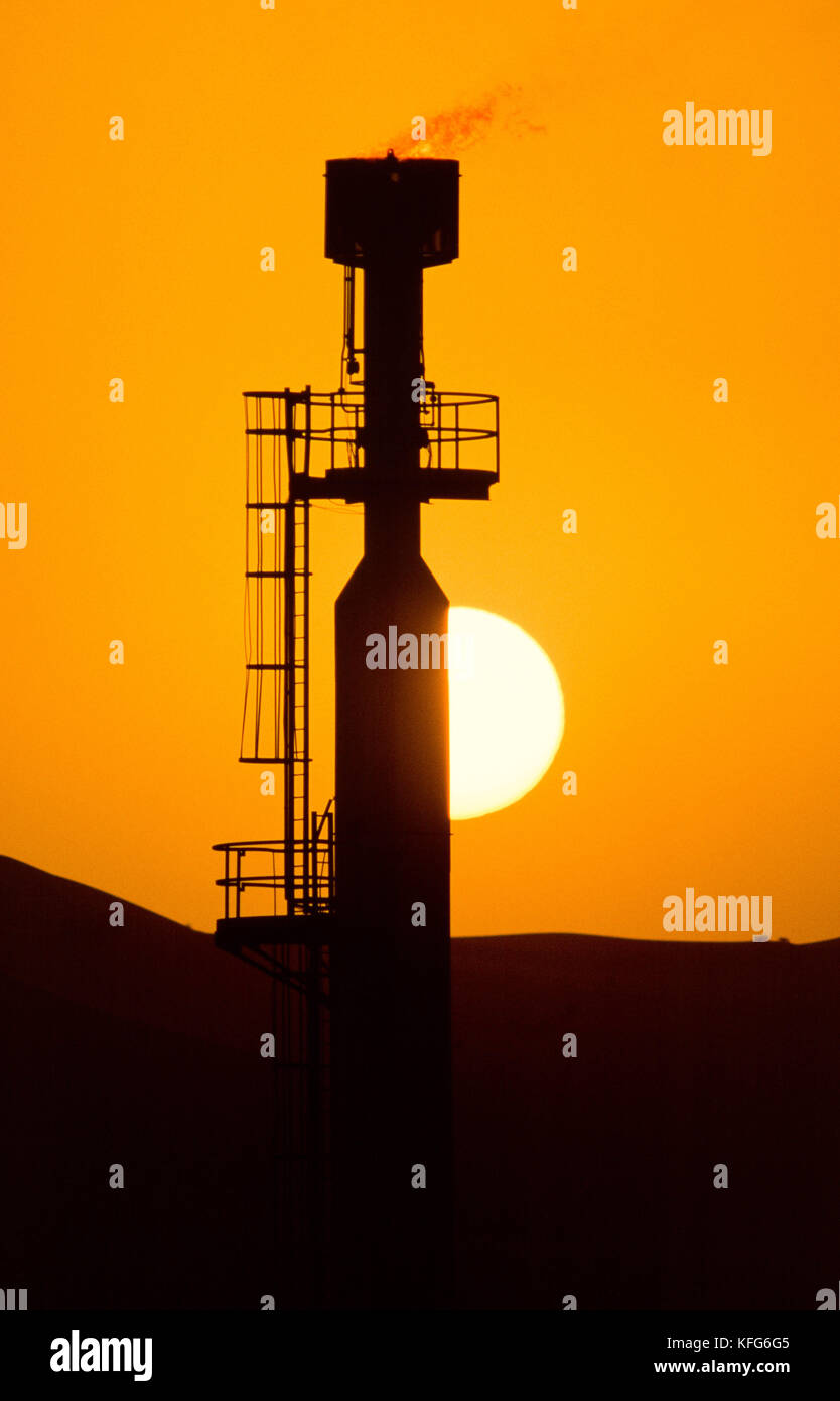 Saudi aramco oil and gas rig hi-res stock photography and images - Alamy
