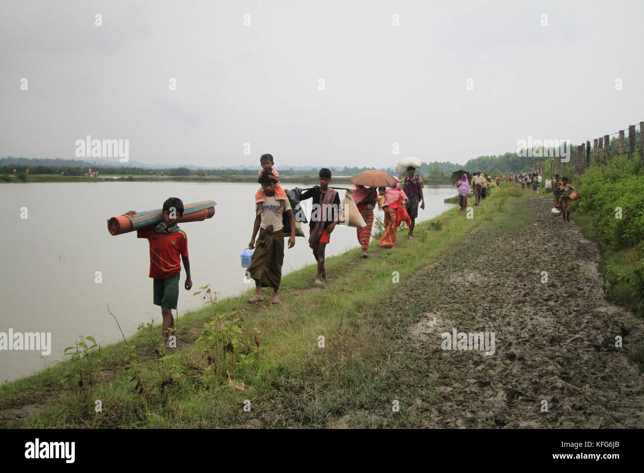 Myanmar: Rohingya refugees fleeing military operation in Myanmar’s ...