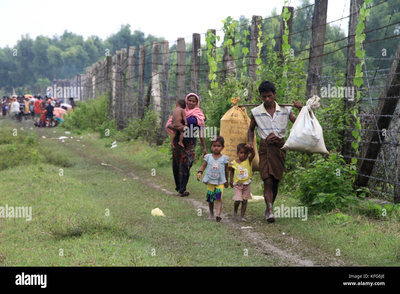 Myanmar: Rohingya refugees fleeing military operation in Myanmar’s ...