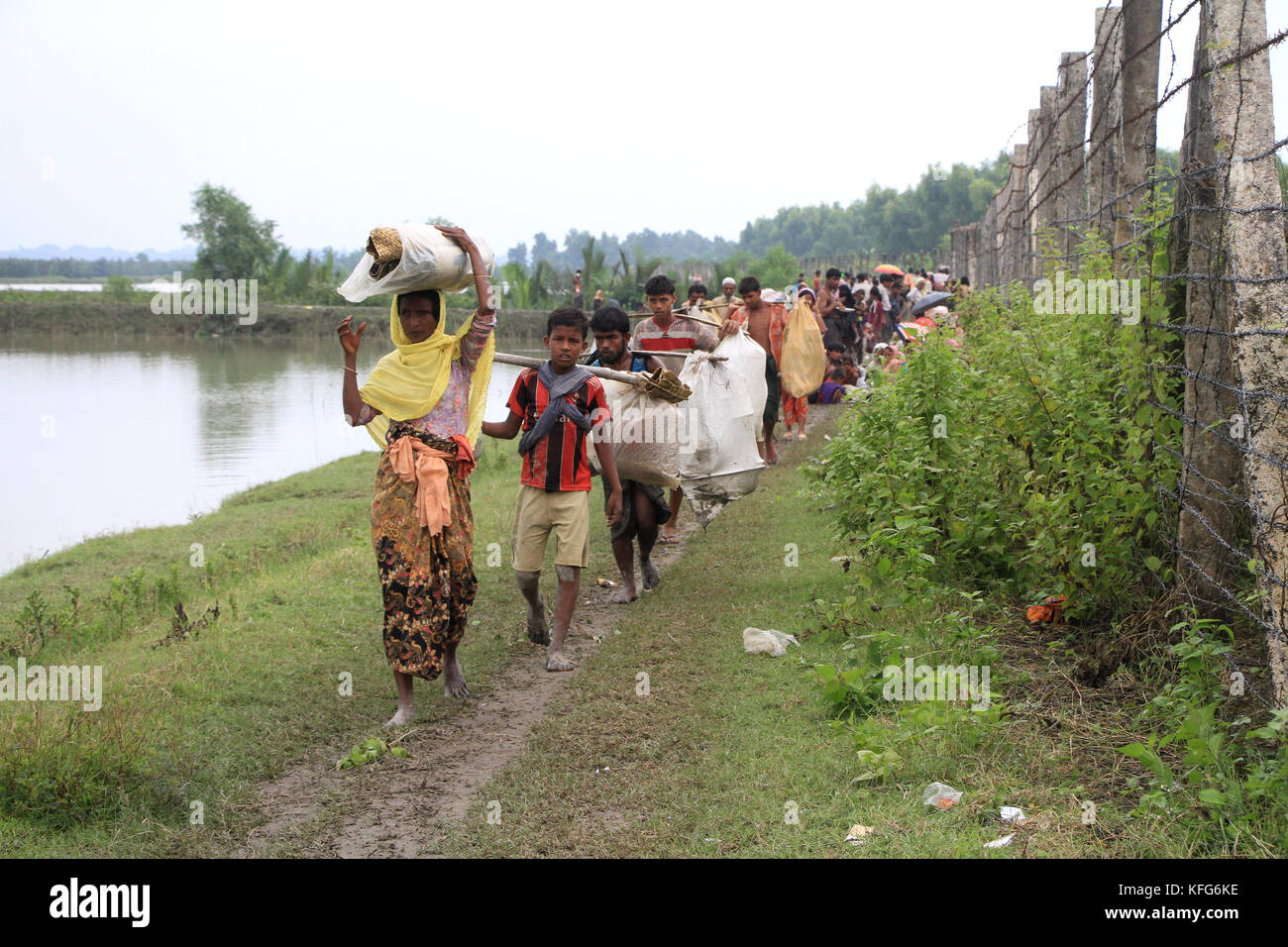 Myanmar: Rohingya refugees fleeing military operation in Myanmar’s ...