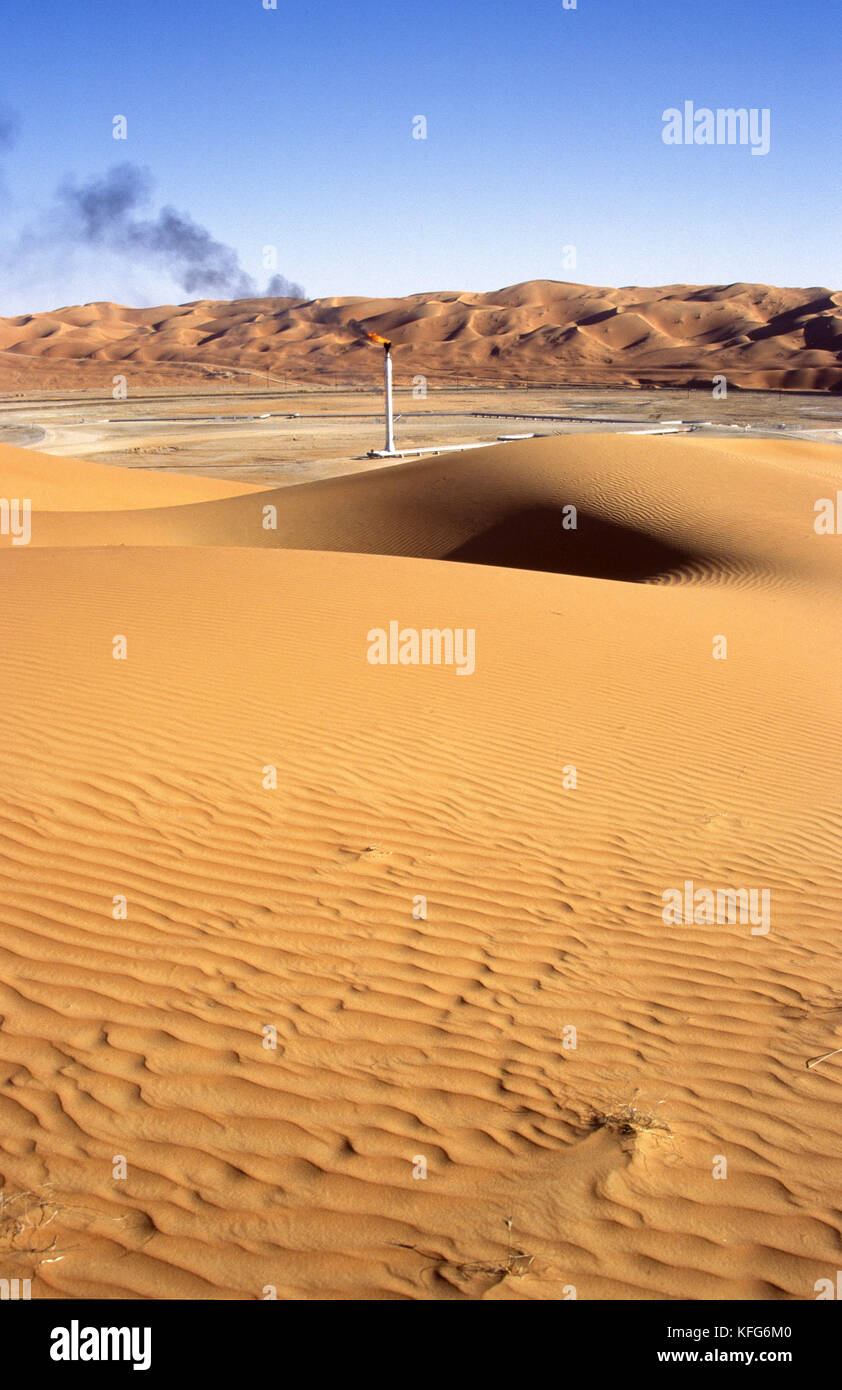 Saudi aramco oil and gas rig hi-res stock photography and images - Alamy