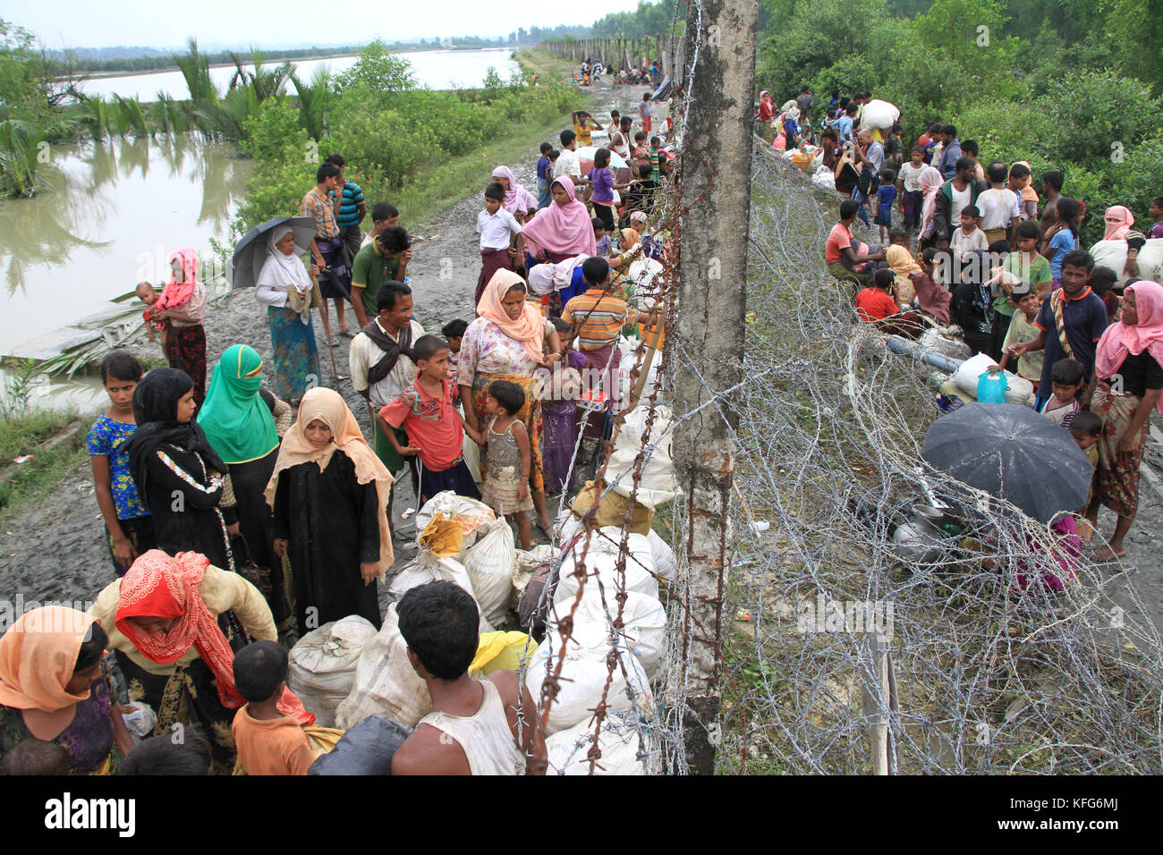 Myanmar: Rohingya refugees fleeing military operation in Myanmar’s ...