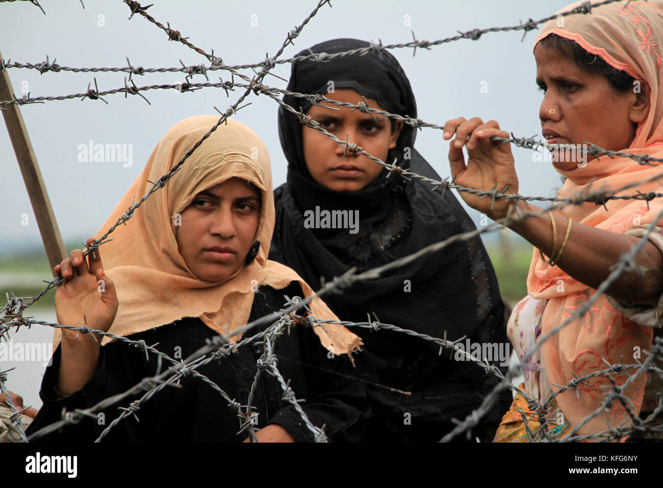 Myanmar: Rohingya refugees fleeing military operation in Myanmar’s ...
