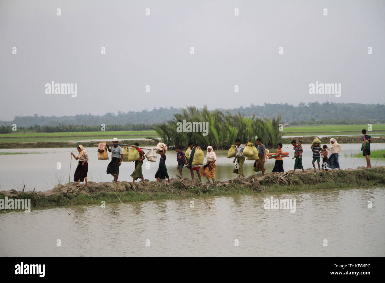 Myanmar: Rohingya refugees fleeing military operation in Myanmar’s ...