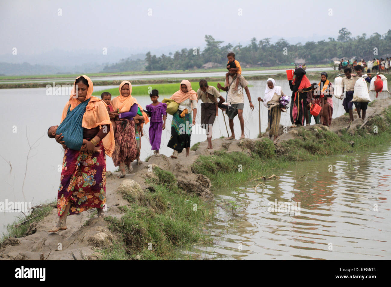 Myanmar: Rohingya refugees fleeing military operation in Myanmar’s ...