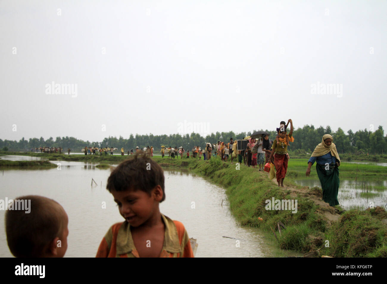 Bangladesh: Rohingya refugees fleeing military operation in Myanmar’s ...