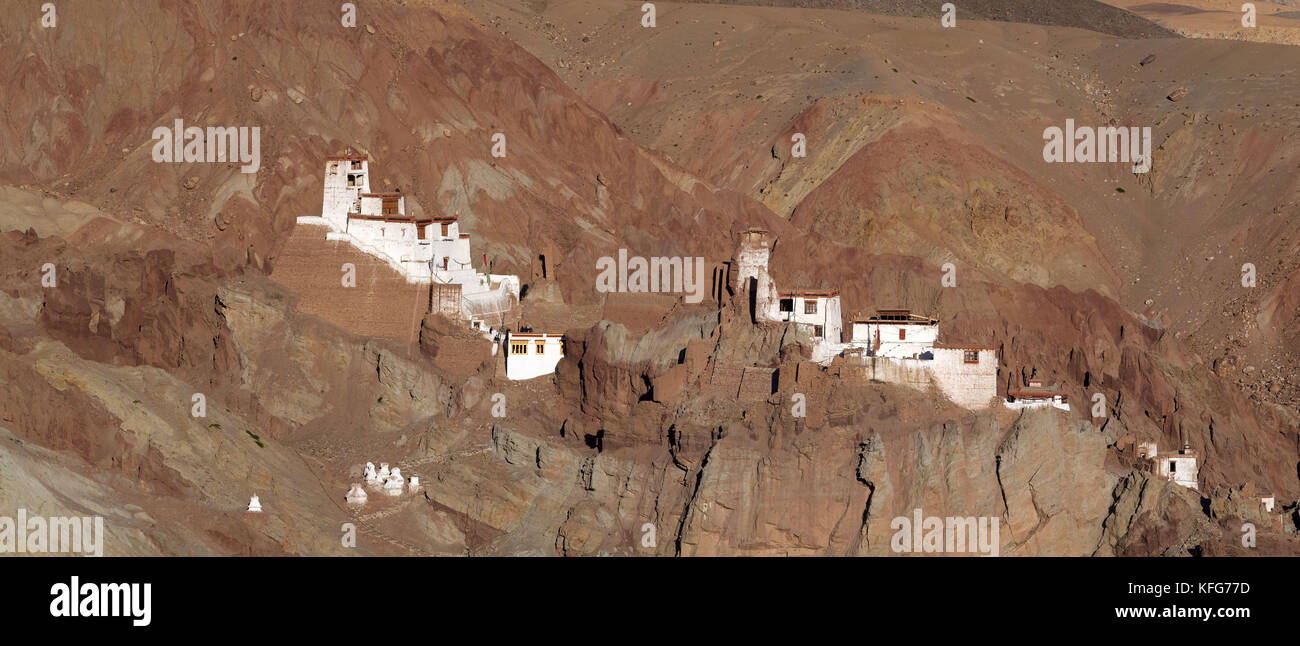 White buildings of Buddhist monastery Basgo Gonpa among the pink rocks ...