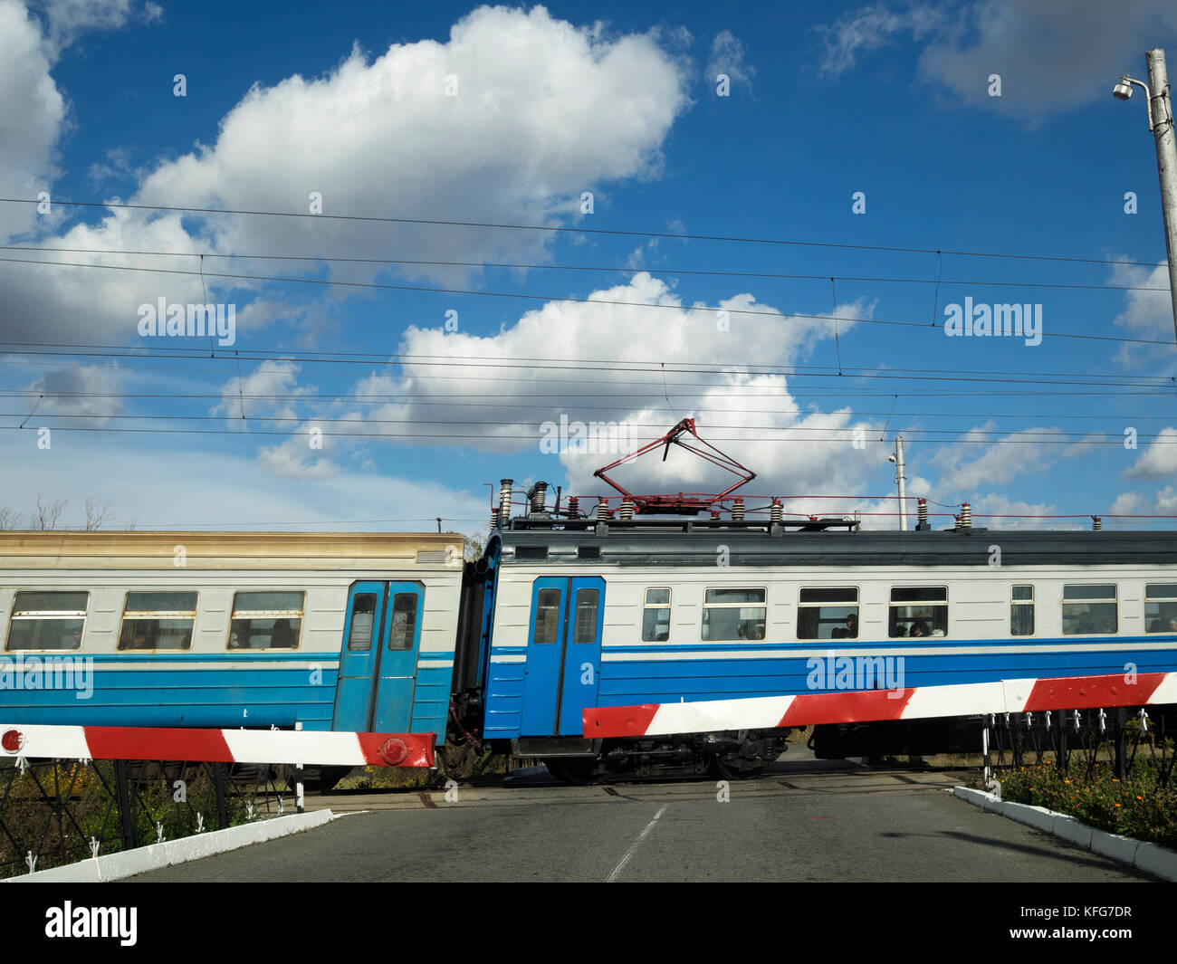 Closed railroad hi-res stock photography and images - Alamy
