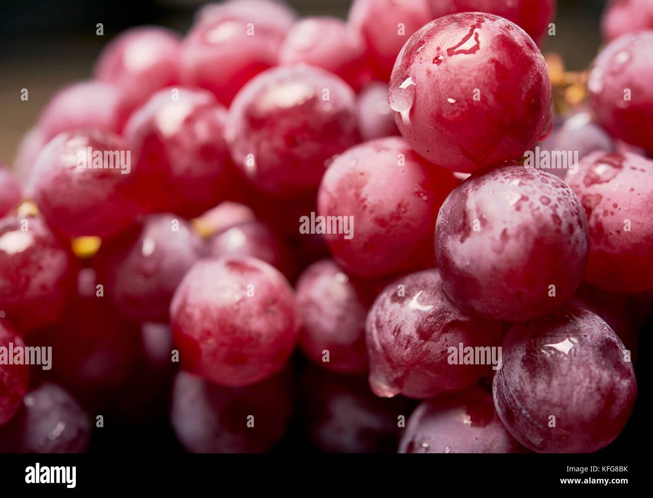 red grapes close up Stock Photo - Alamy