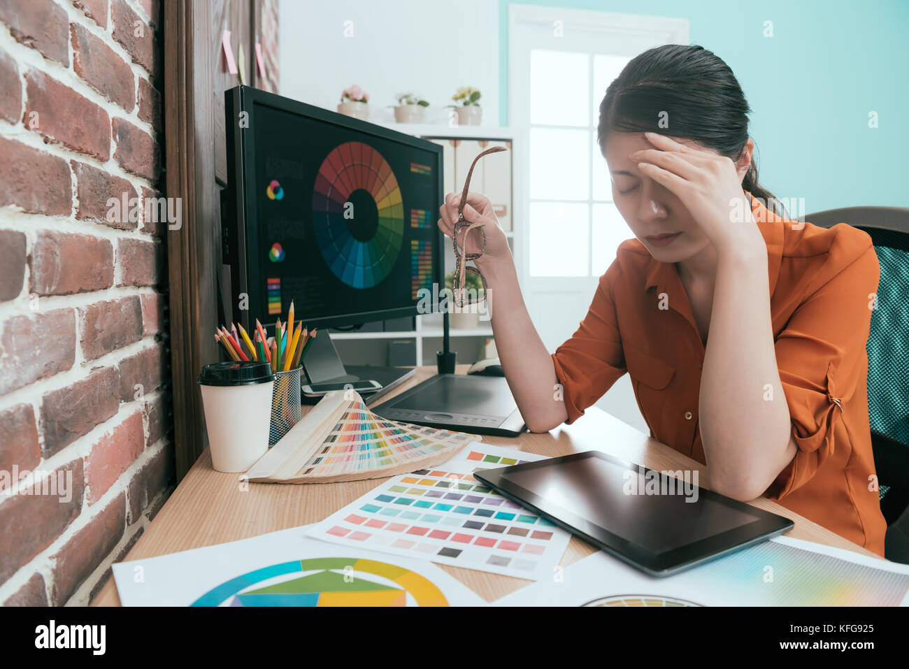 Female artist taking break hi-res stock photography and images - Alamy