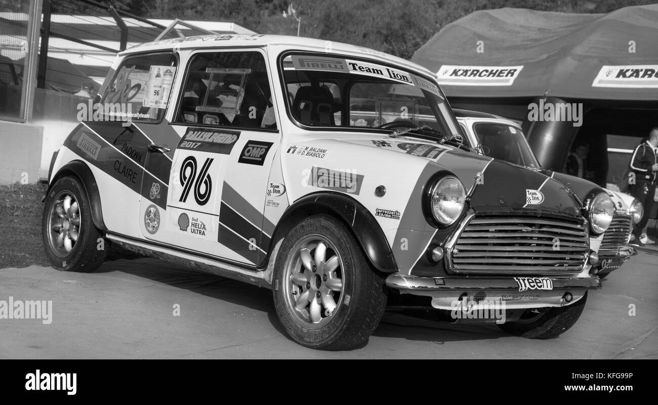 Classic british racing green mini hi-res stock photography and images ...