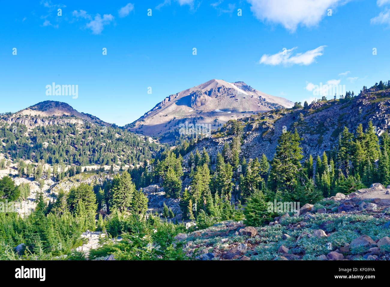 Bumpass hell trail hi-res stock photography and images - Alamy