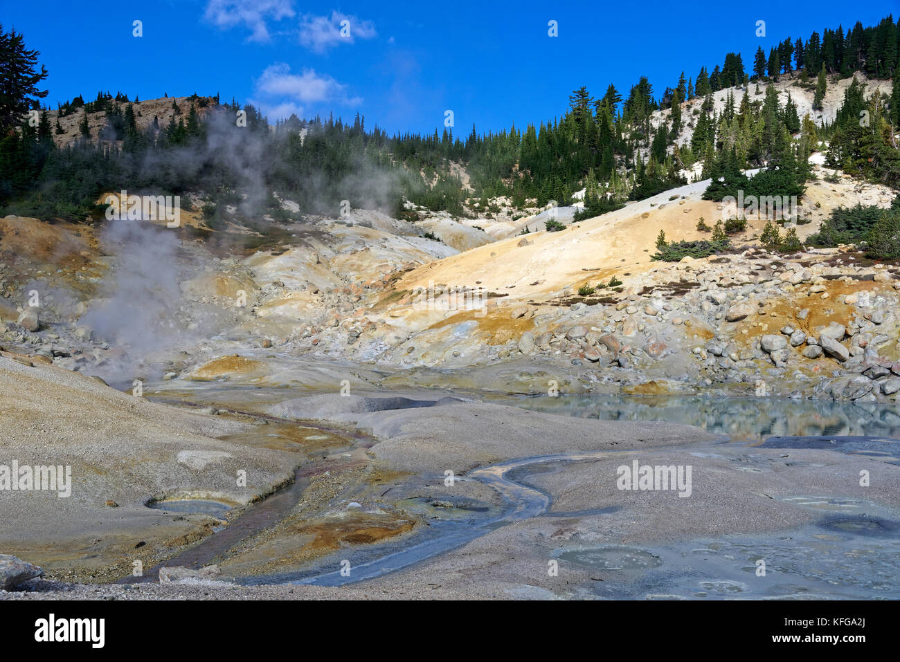 Geothermal activity in Lassen Volcanic National Park Stock Photo - Alamy