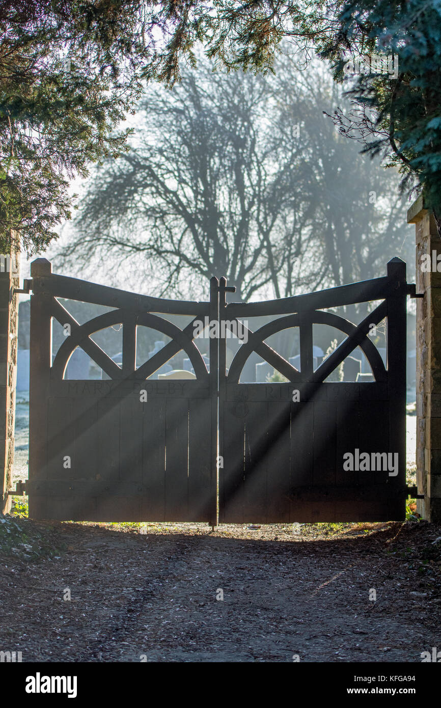 Classic graveyard gates hi-res stock photography and images - Alamy