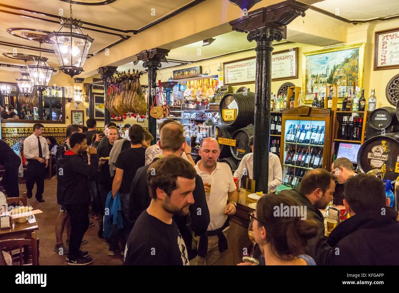 Traditional spanish bar hi-res stock photography and images - Alamy