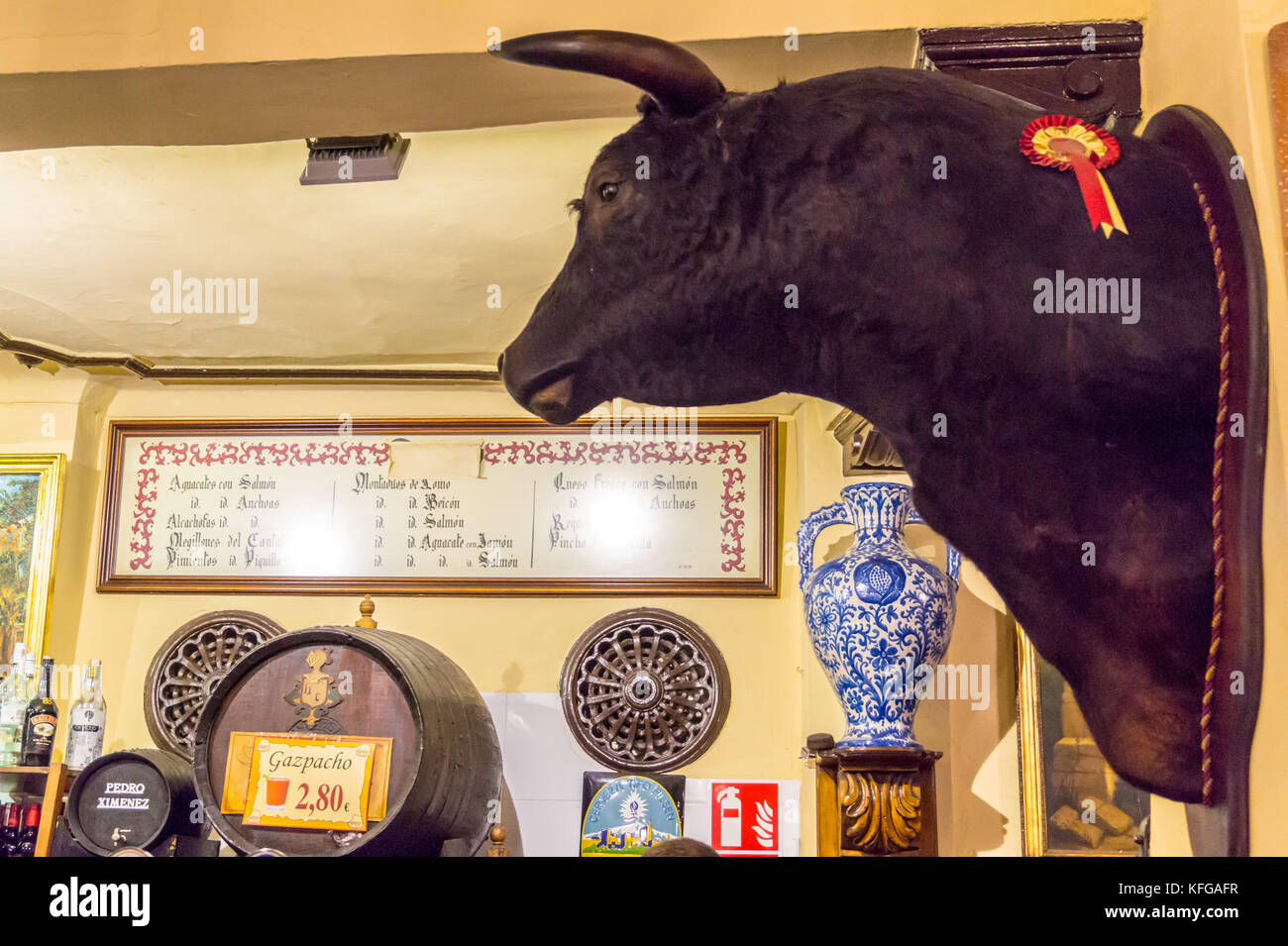 Stuffed bulls head hi-res stock photography and images - Alamy