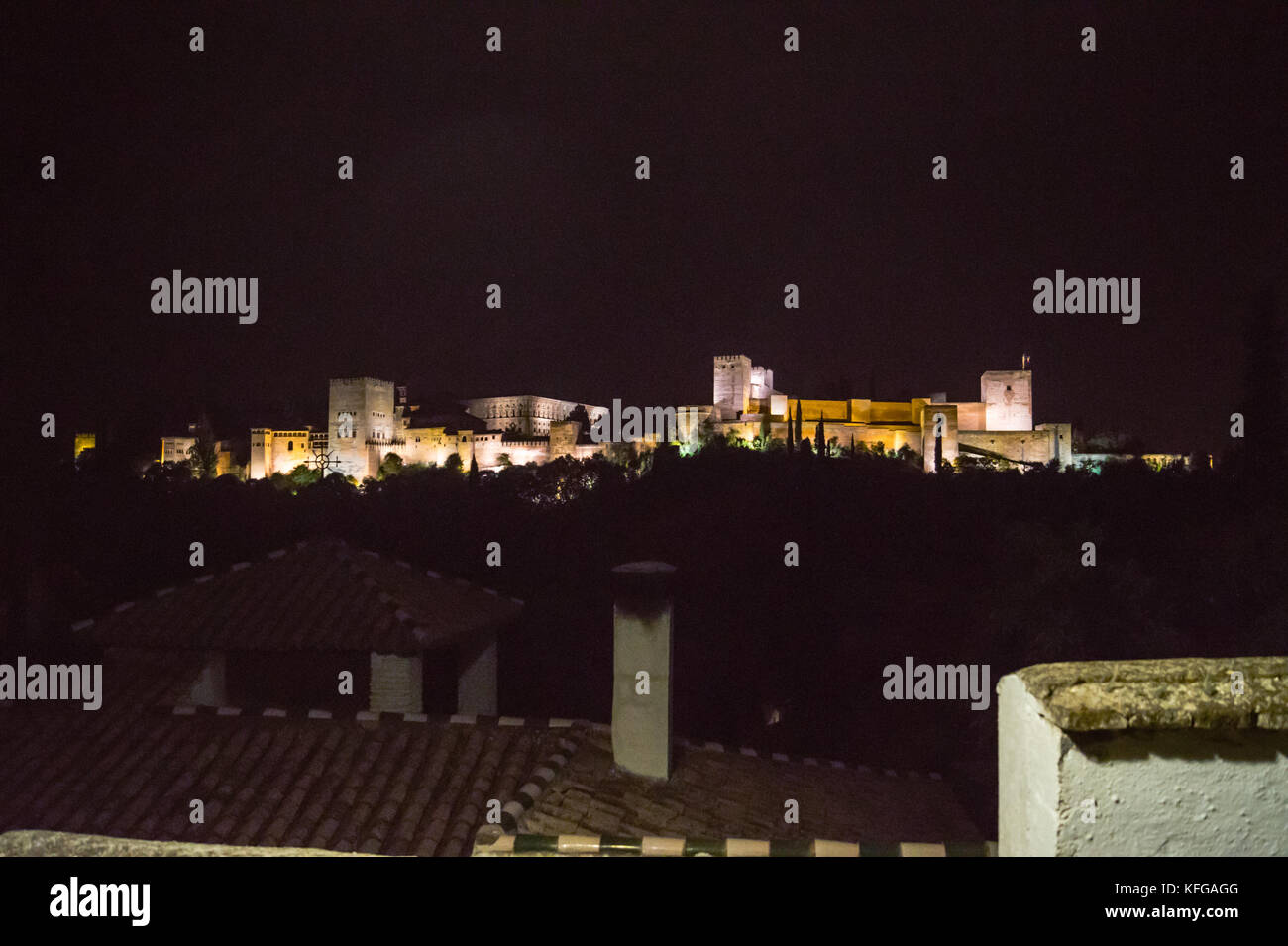 Alhambra palace by night seen from Albaicín, Granada, Andalucia, Spain ...