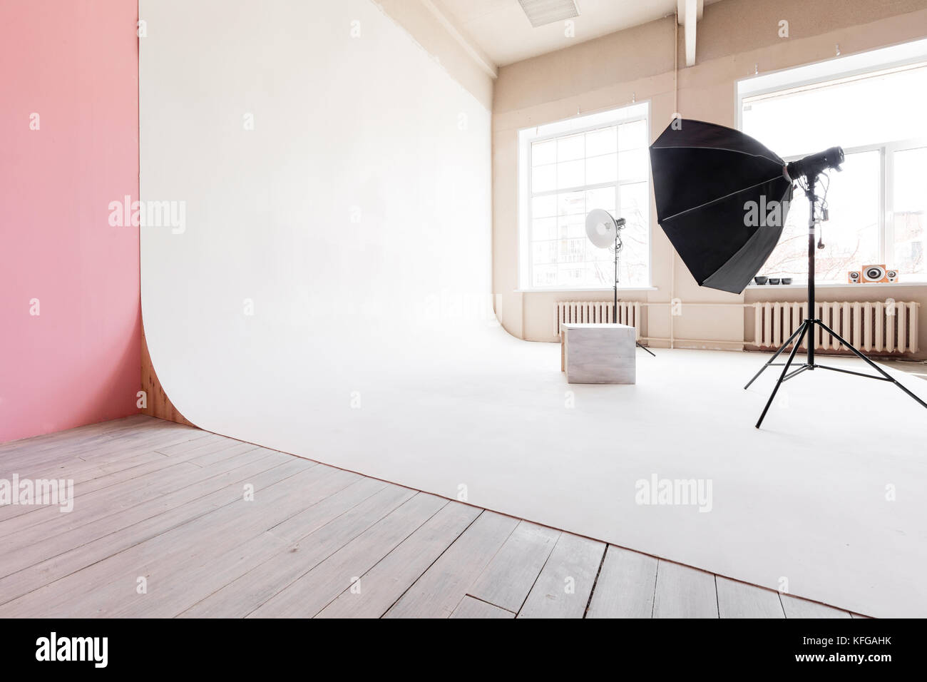 Cyclorama backdrop hi-res stock photography and images - Alamy