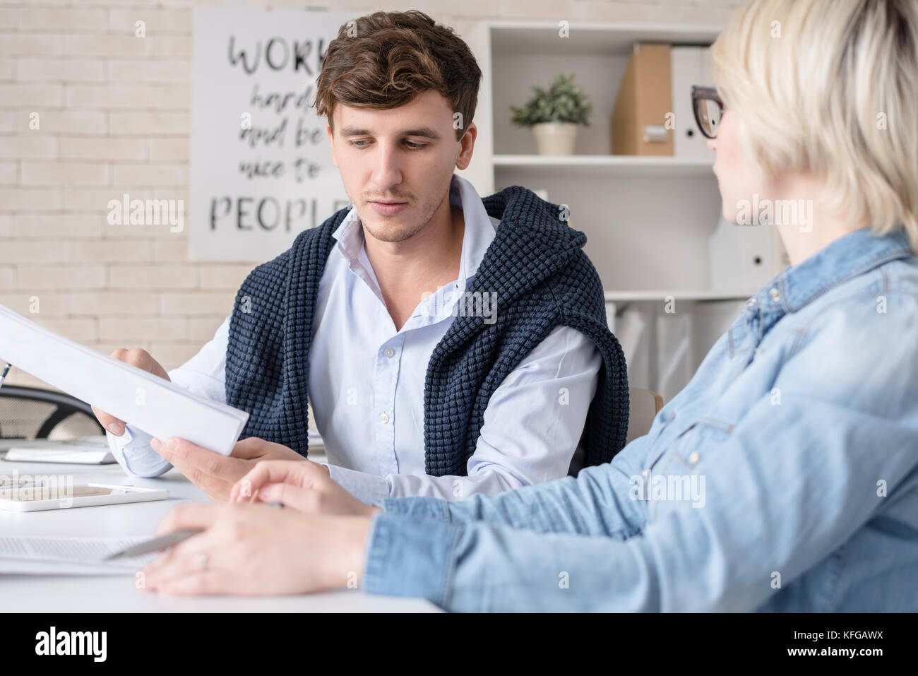 Two people discussing ideas hi-res stock photography and images - Alamy