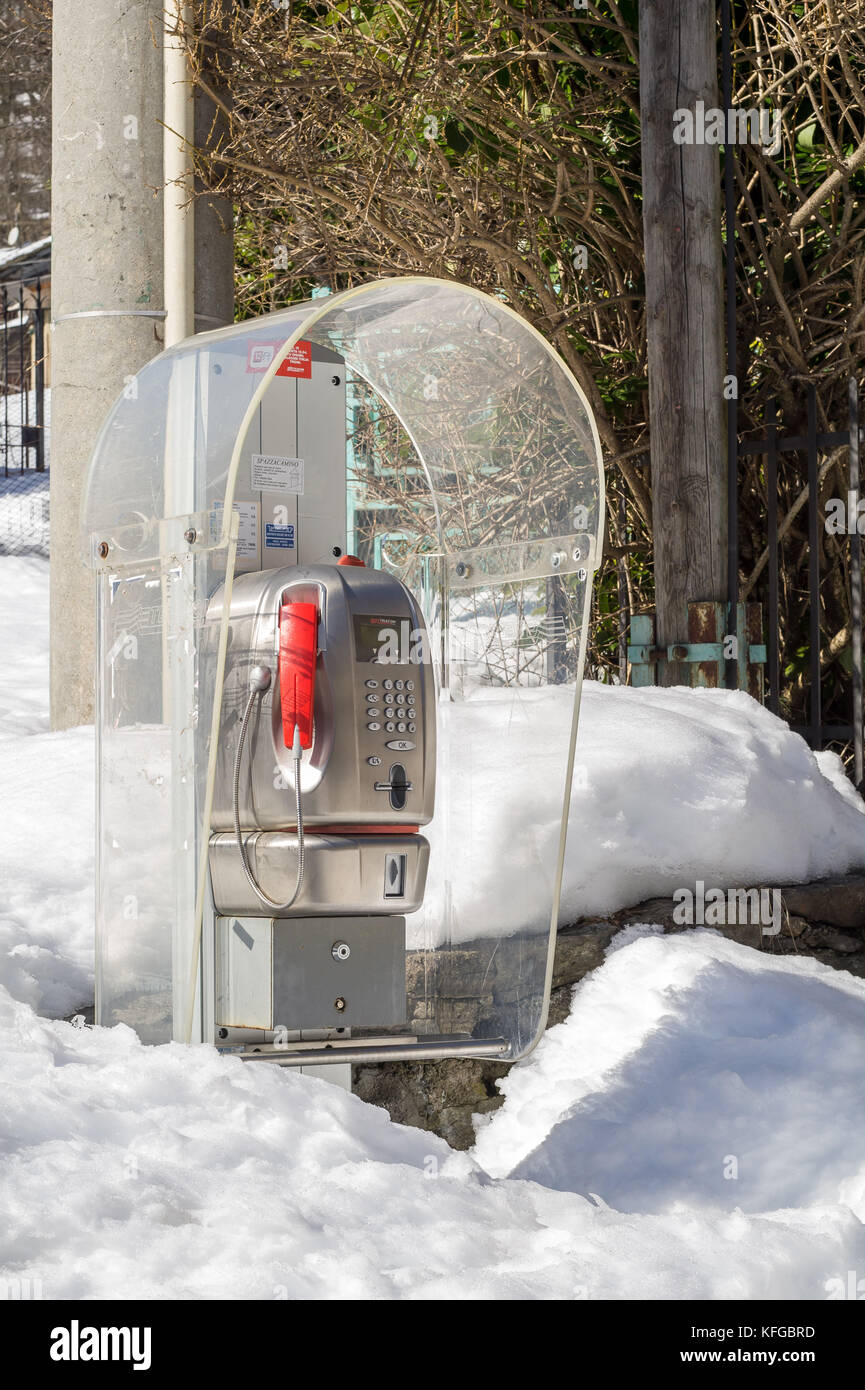 Phone box in snow hi-res stock photography and images - Alamy