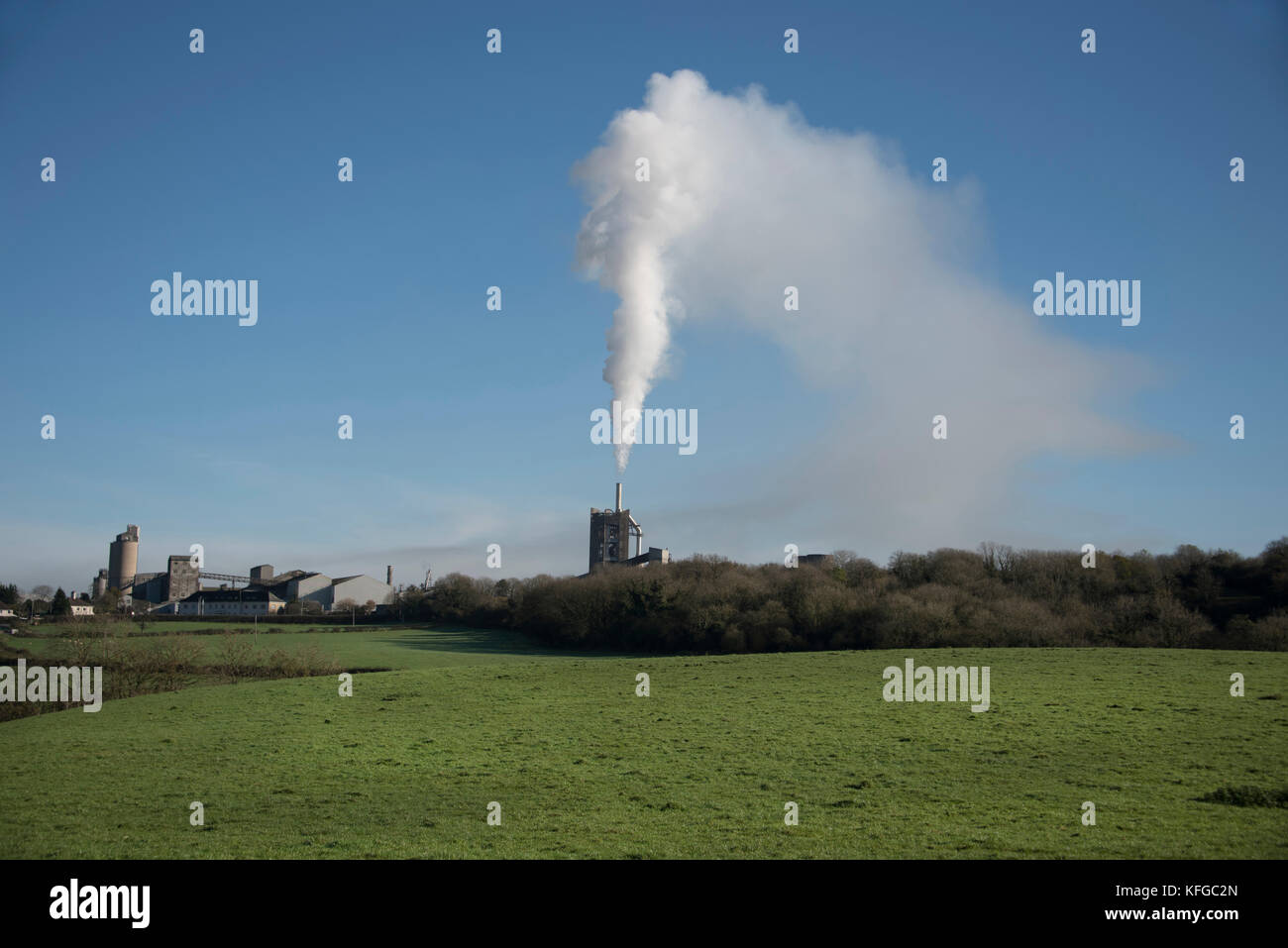 Smoke plume from Castle Cement, Clitheroe, Ribble Valley, Lancashire ...