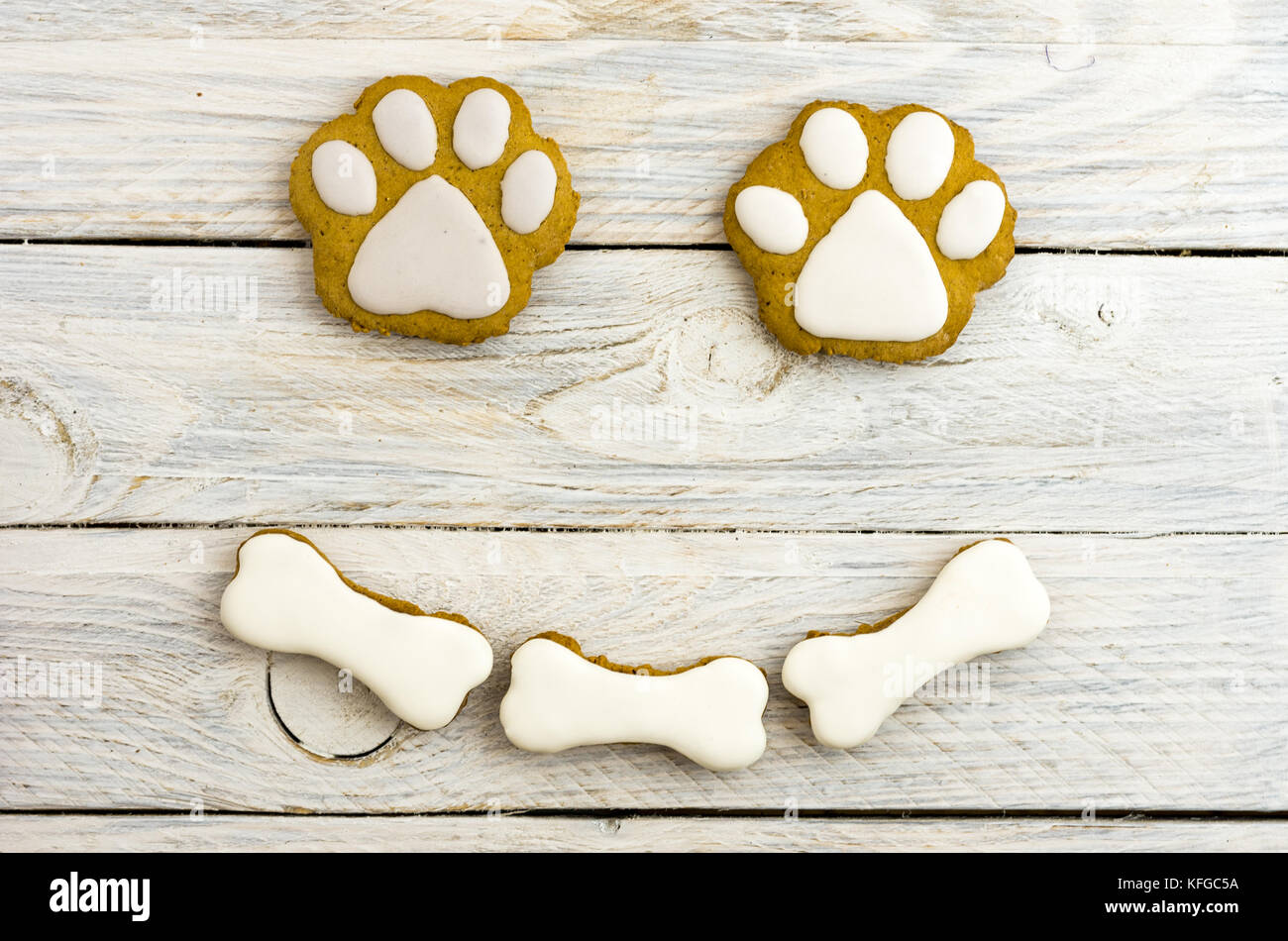 Composition of gingerbread. Dog theme. Smile Kind smile Stock Photo - Alamy