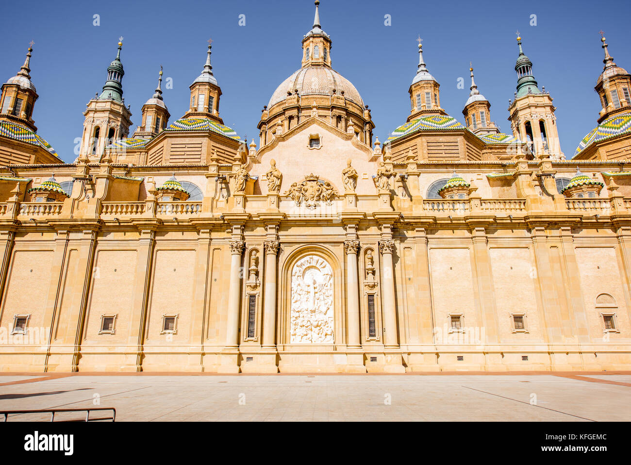 Cathedral zaragoza facade hi-res stock photography and images - Alamy