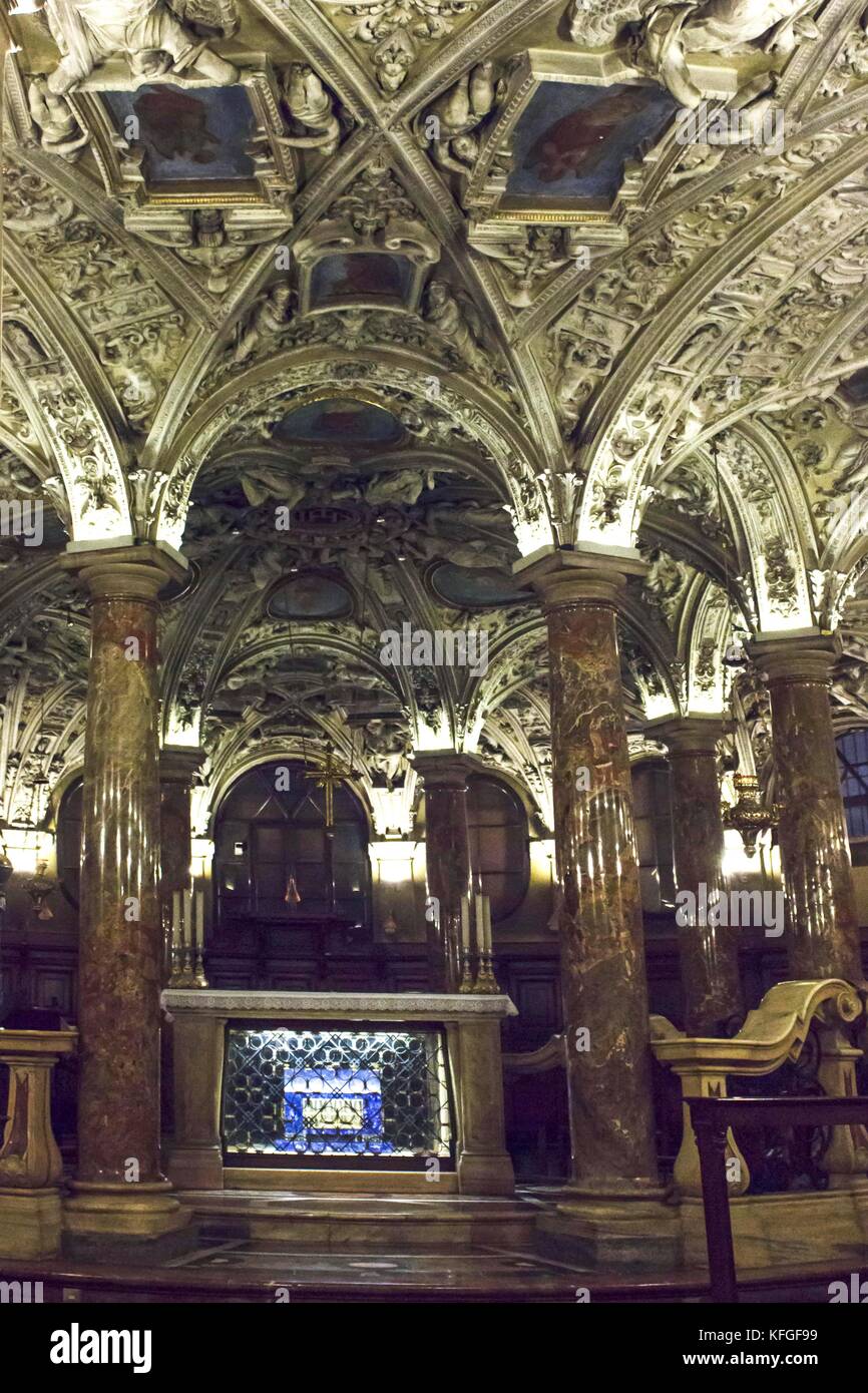MILAN, ITALY - MAY 11 2015: Coro Jemale crypt under Milano Duomo ...