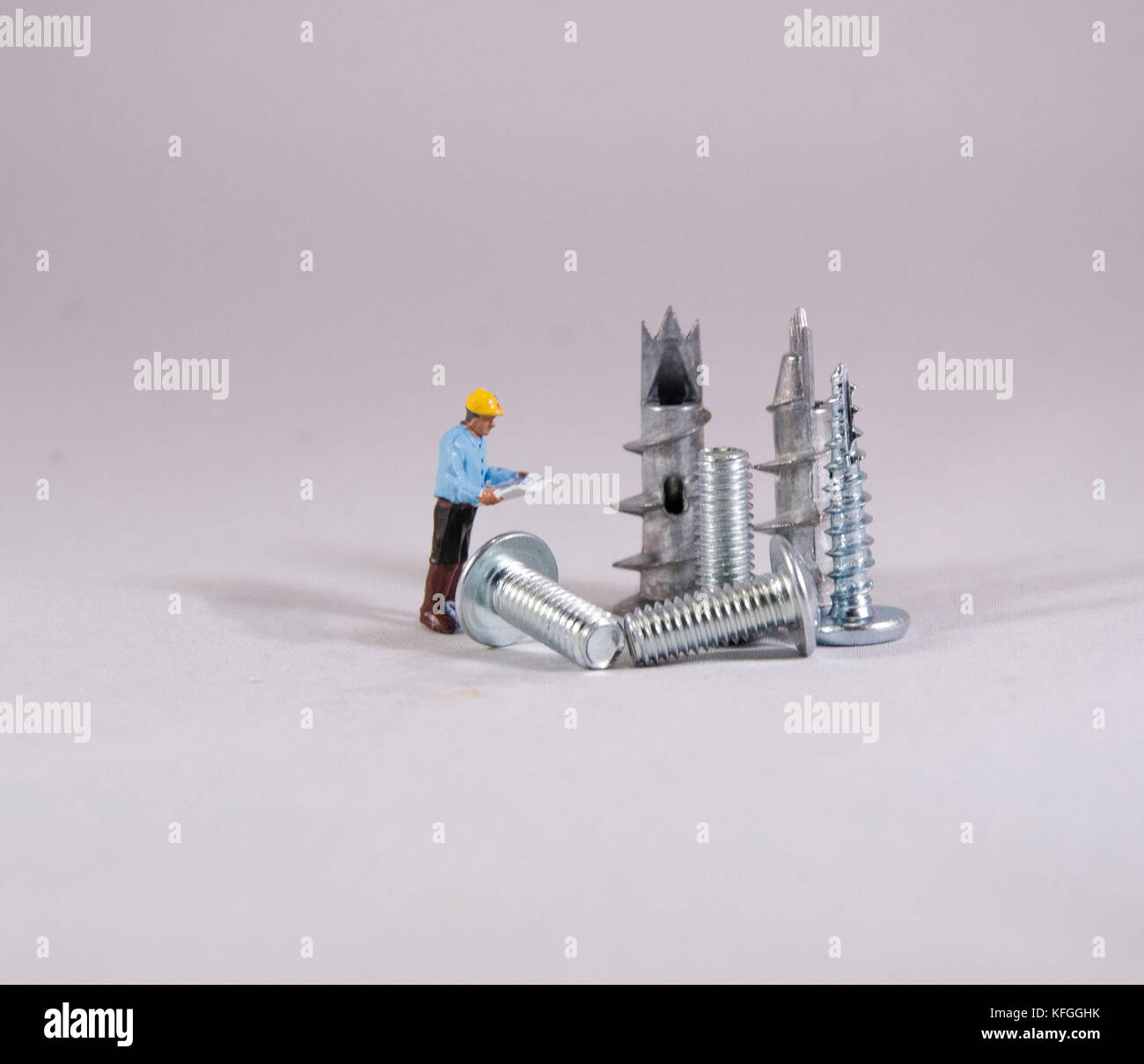 The world of Miniature people in different activities with life size ...