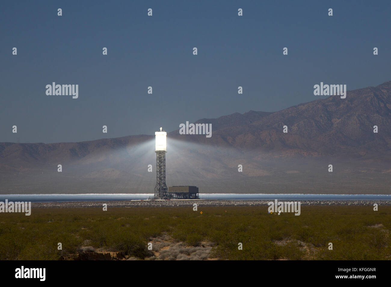 Ivanpah Solar Power Facility Stock Photo - Alamy