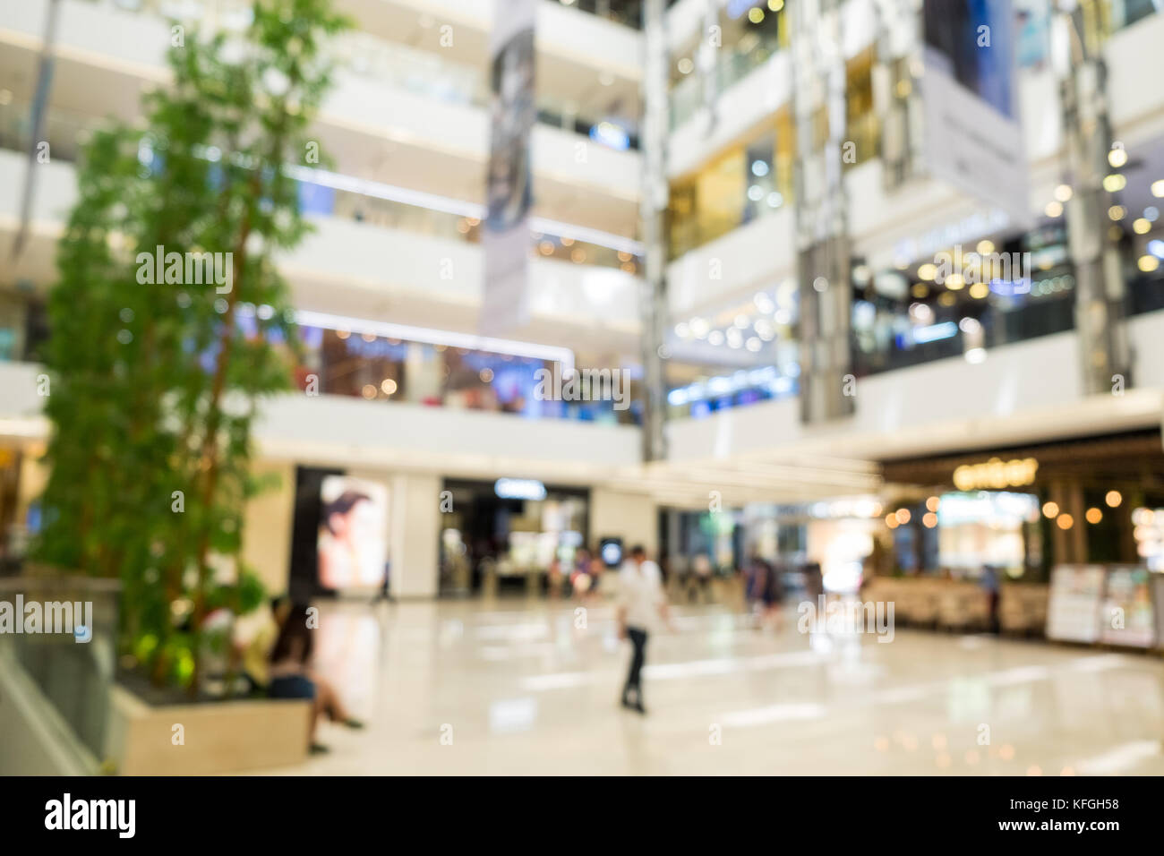 Inside shopping mall hi-res stock photography and images - Alamy