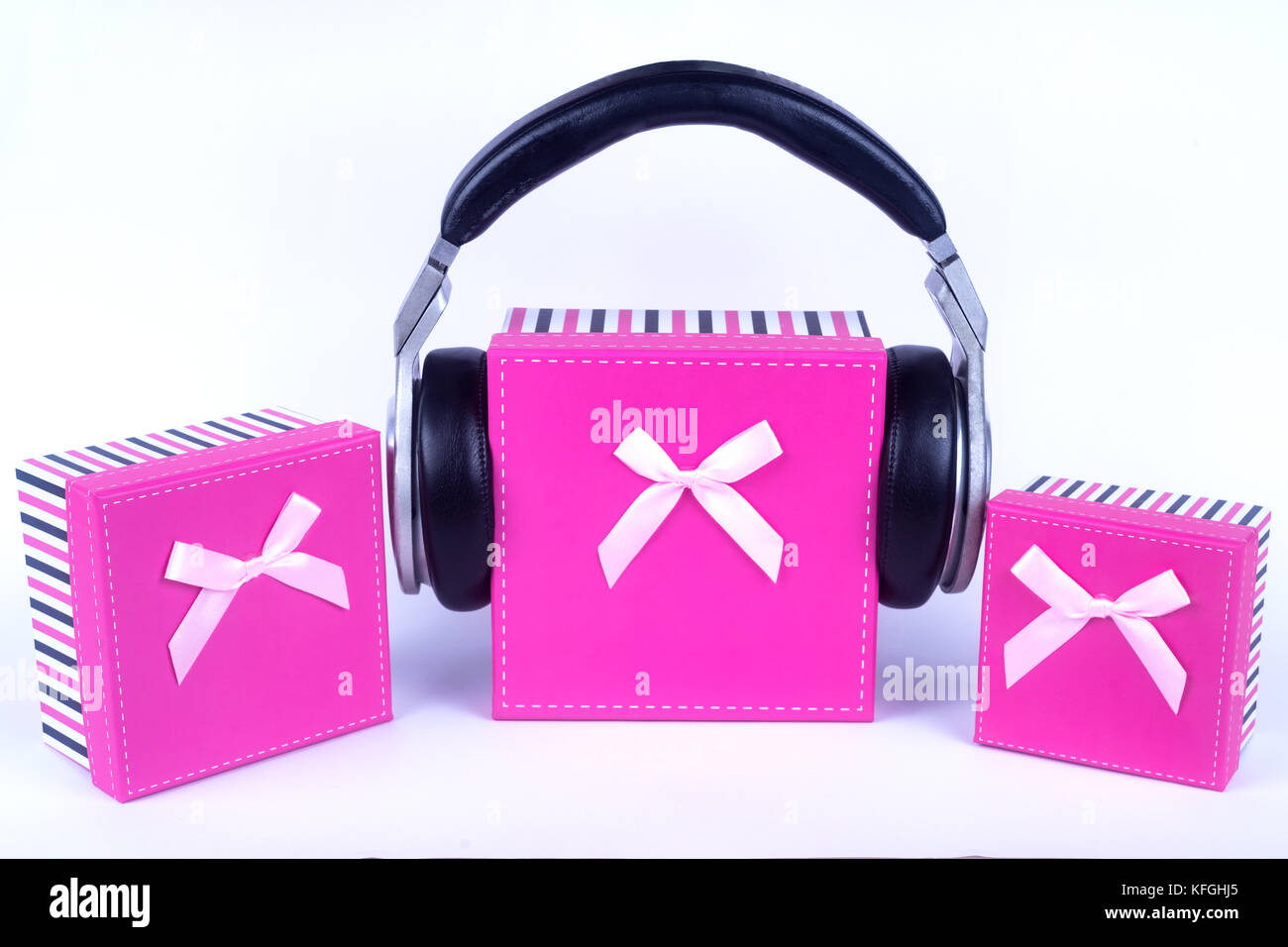 Gaming headset hi-res stock photography and images - Alamy