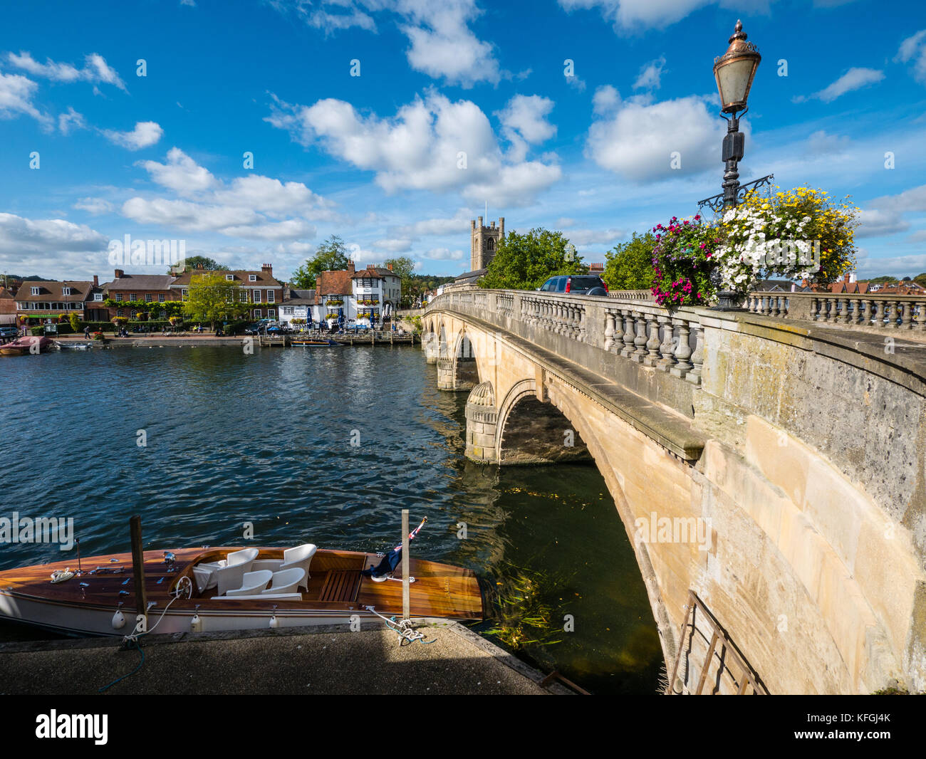 Henley Bridge, River Thames, Henley-on-Thames, Oxfordshire, England ...
