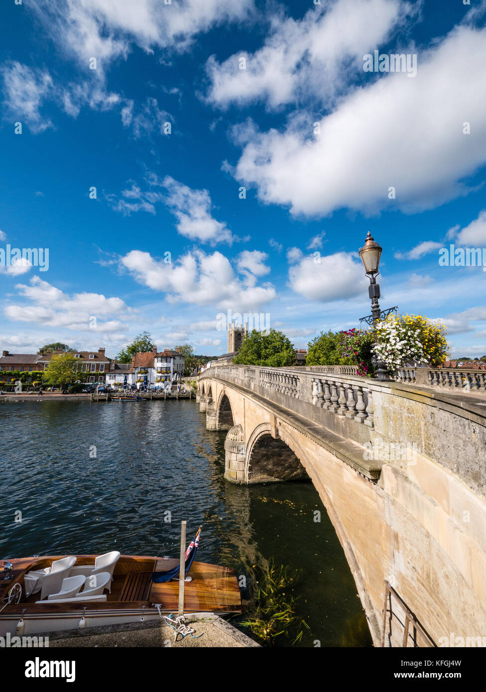 Henley Bridge, River Thames, Henley-on-Thames, Oxfordshire, England, UK, GB Stock Photo - Alamy