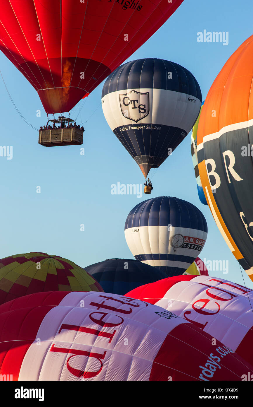 Bristol Balloon Fiesta, Ashton Court Estate, Bristol UK Stock Photo - Alamy