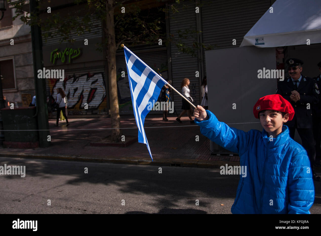 Athens, Greece. 28th Oct, 2017. People all over Greece commemorate OXI ...