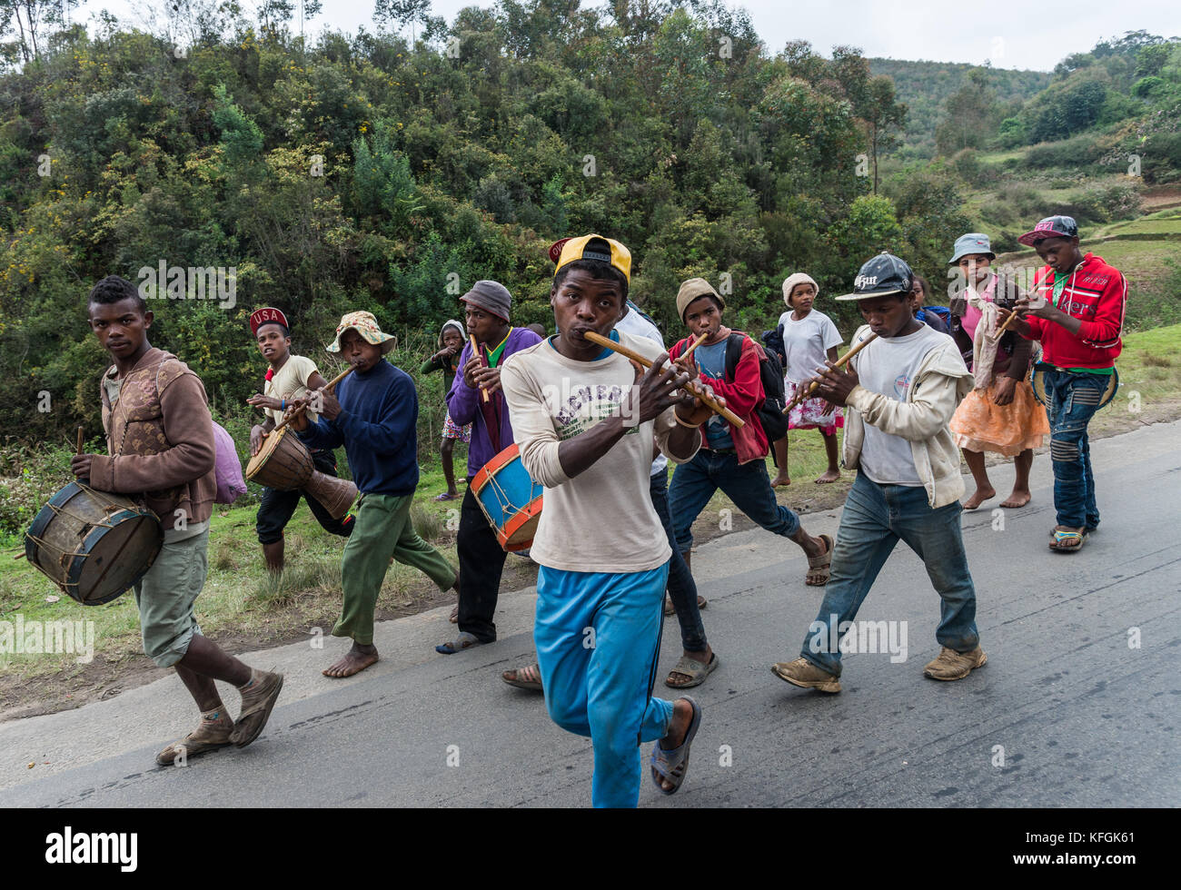 Famadihana madagascar hi-res stock photography and images - Alamy
