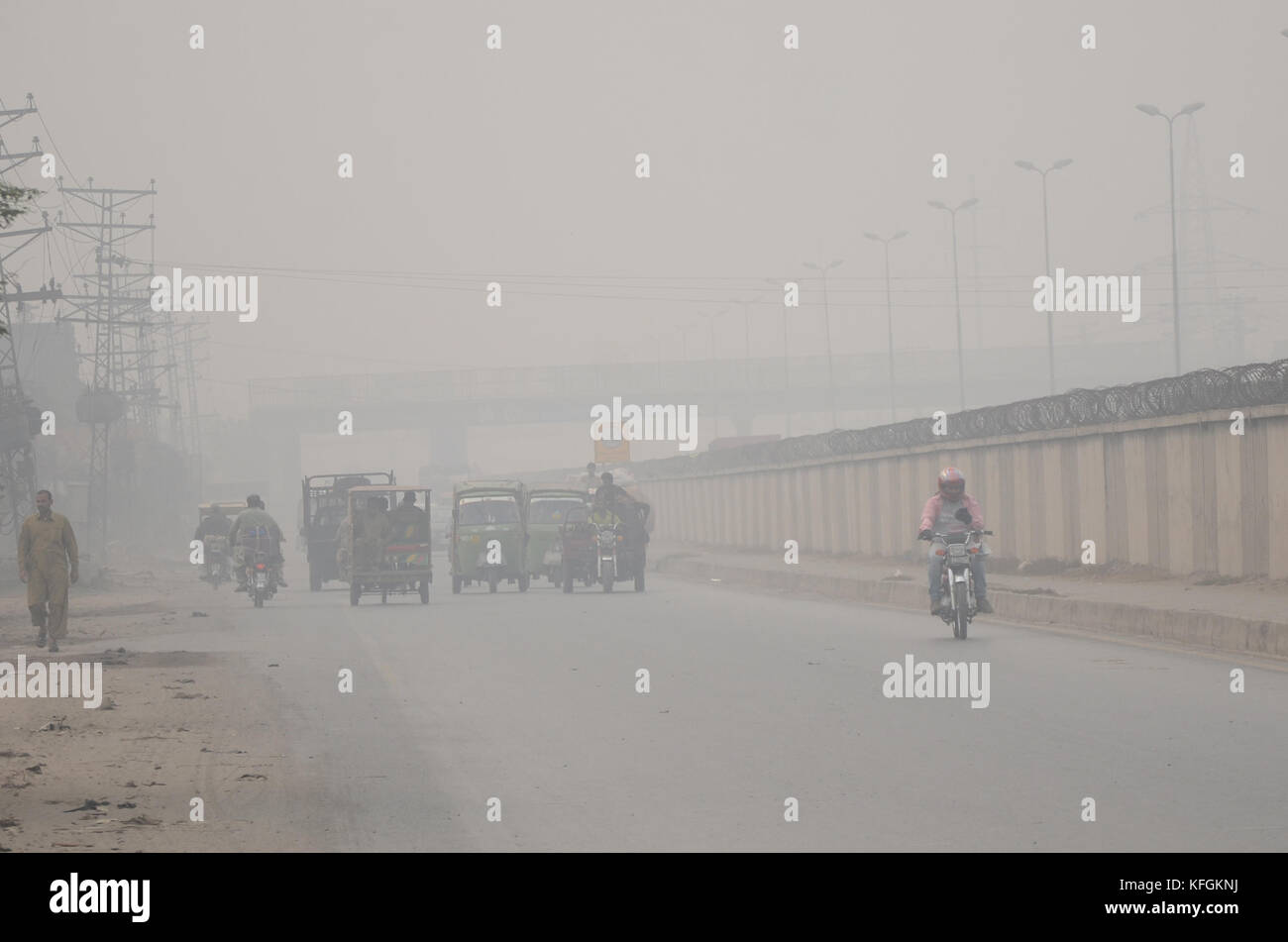 Lahore pakistan pollution hi-res stock photography and images - Alamy