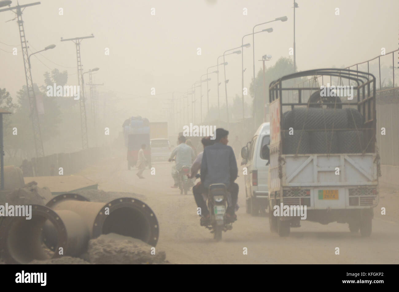 Pakistan smog hi-res stock photography and images - Alamy