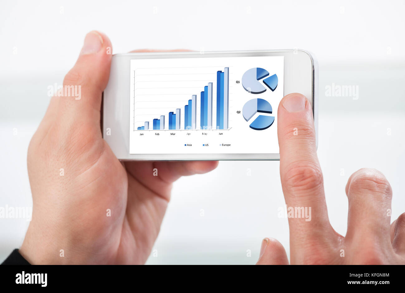 Mobile bar chart hi-res stock photography and images - Alamy