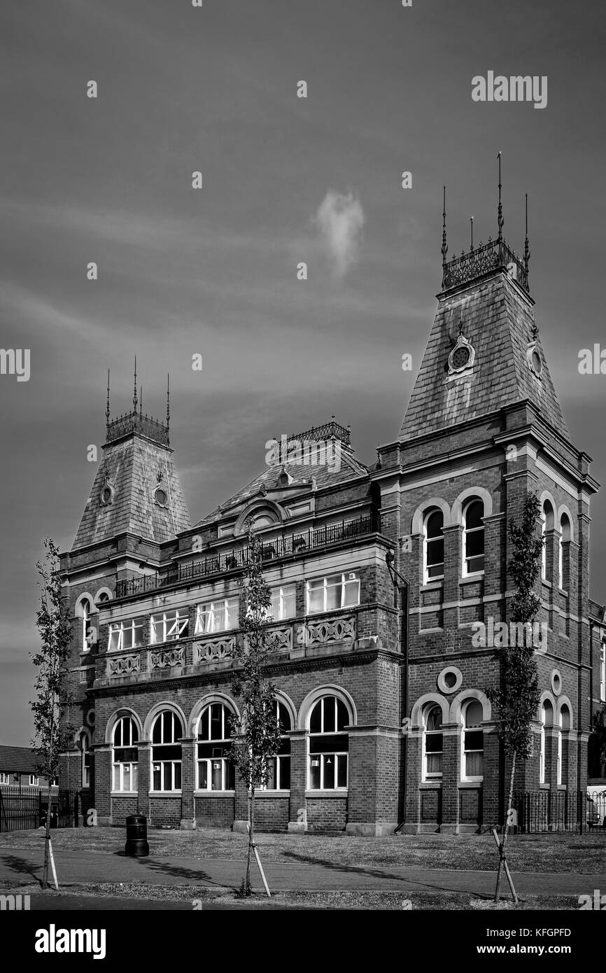 Old royal infirmary hi-res stock photography and images - Alamy