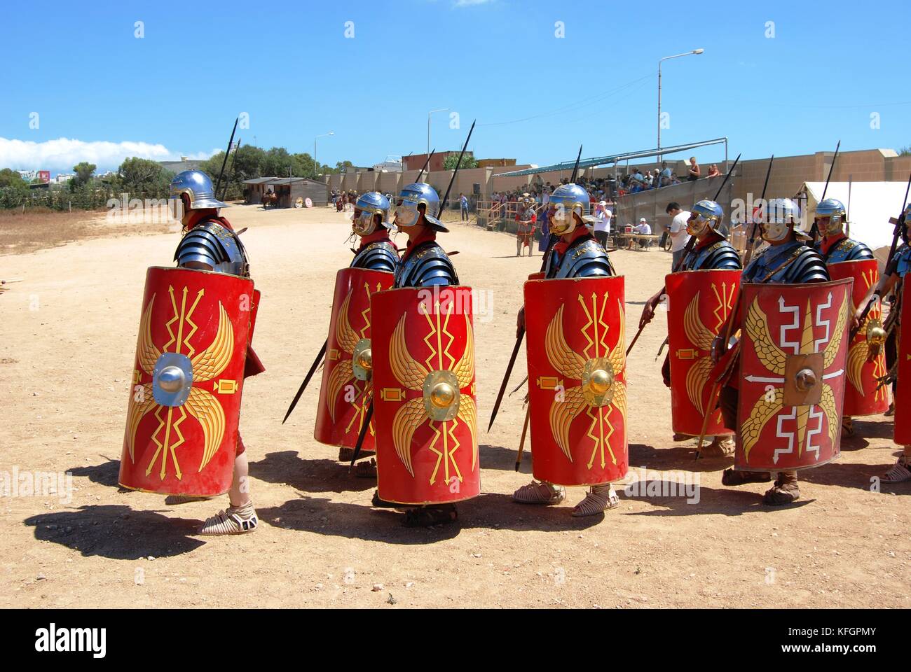 Roman army marching historical hi-res stock photography and images - Alamy