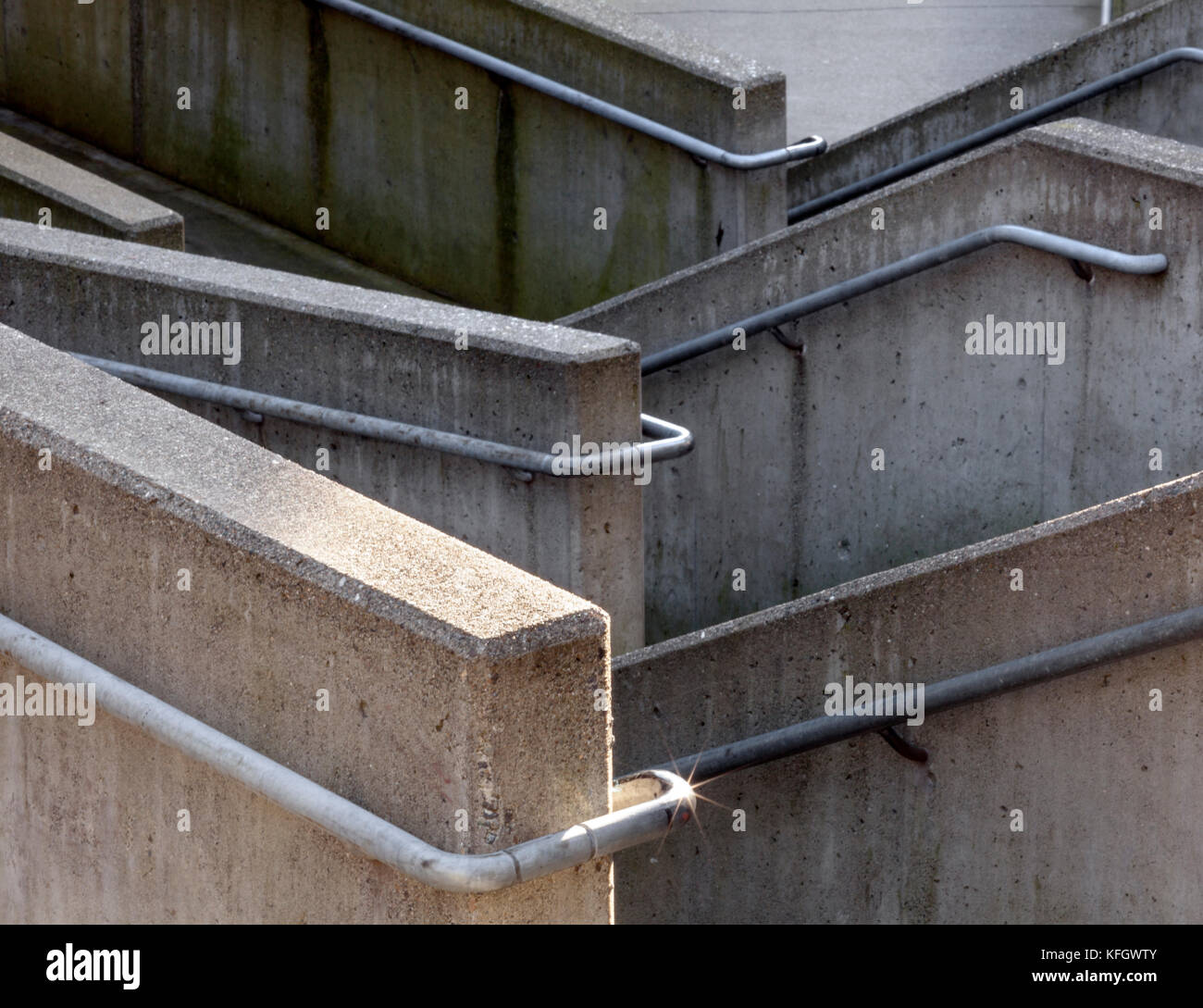 WA14023-00...WASHINGTON - Walkway in Freeway Park Seattle Stock Photo ...