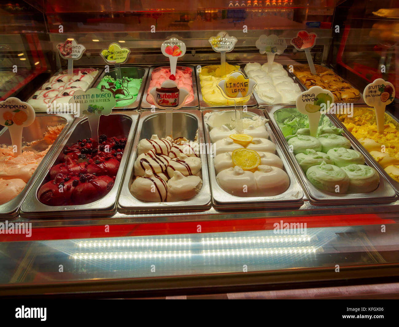 Gelato shop italy hi-res stock photography and images - Alamy