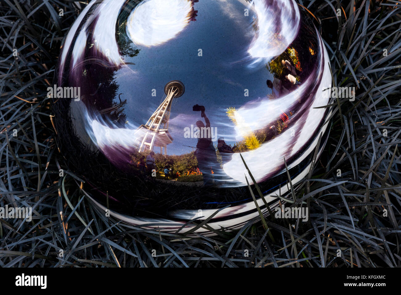 Reflective Ball Sculpture High Resolution Stock Photography and Images ...